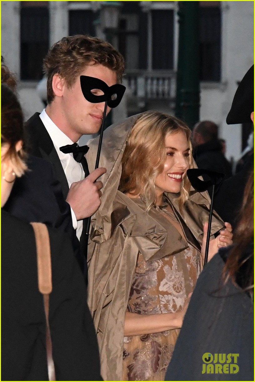 Sienna Miller & Tilda Swinton Go Glam for Masked Ball in Venice!: Photo ...