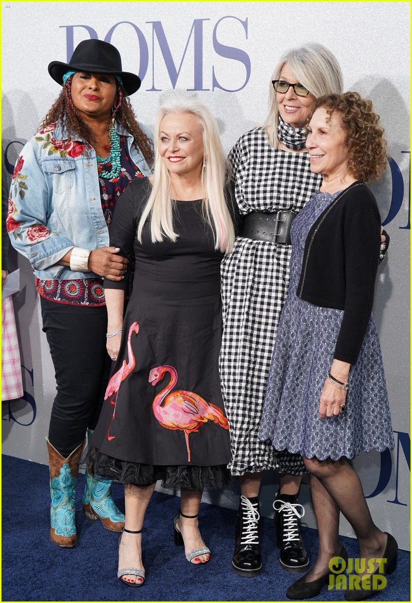 Diane Keaton Gets Support from Sarah Paulson at 'Poms' Premiere!: Photo ...