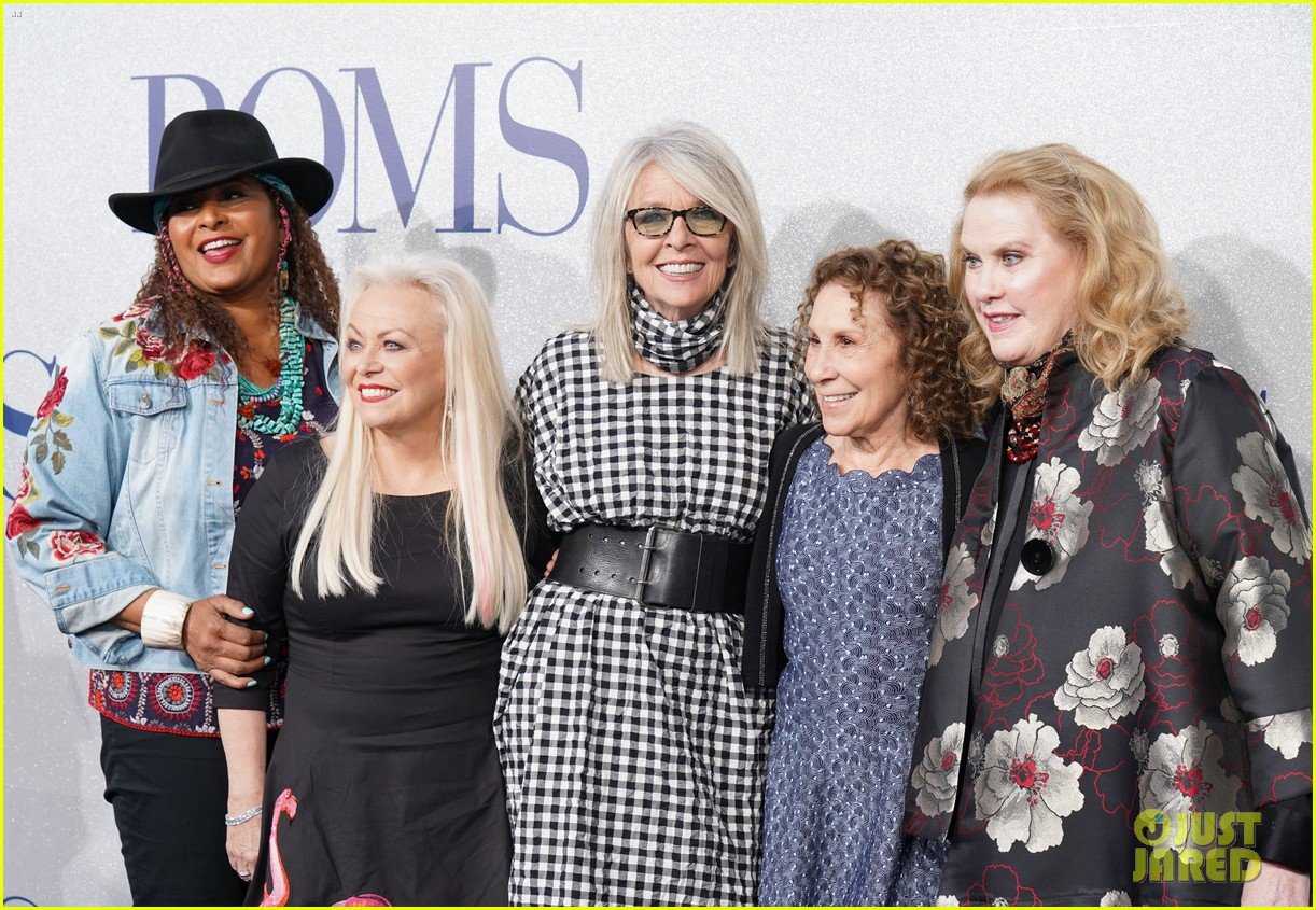 Diane Keaton Gets Support from Sarah Paulson at 'Poms' Premiere!: Photo ...