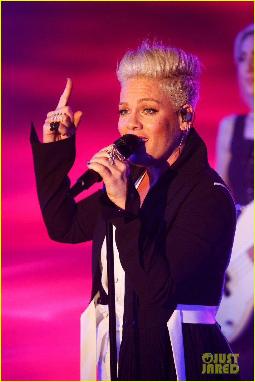 Pink Performs 'Hustle' On 'Jimmy Kimmel Live' - Watch Here!: Photo ...