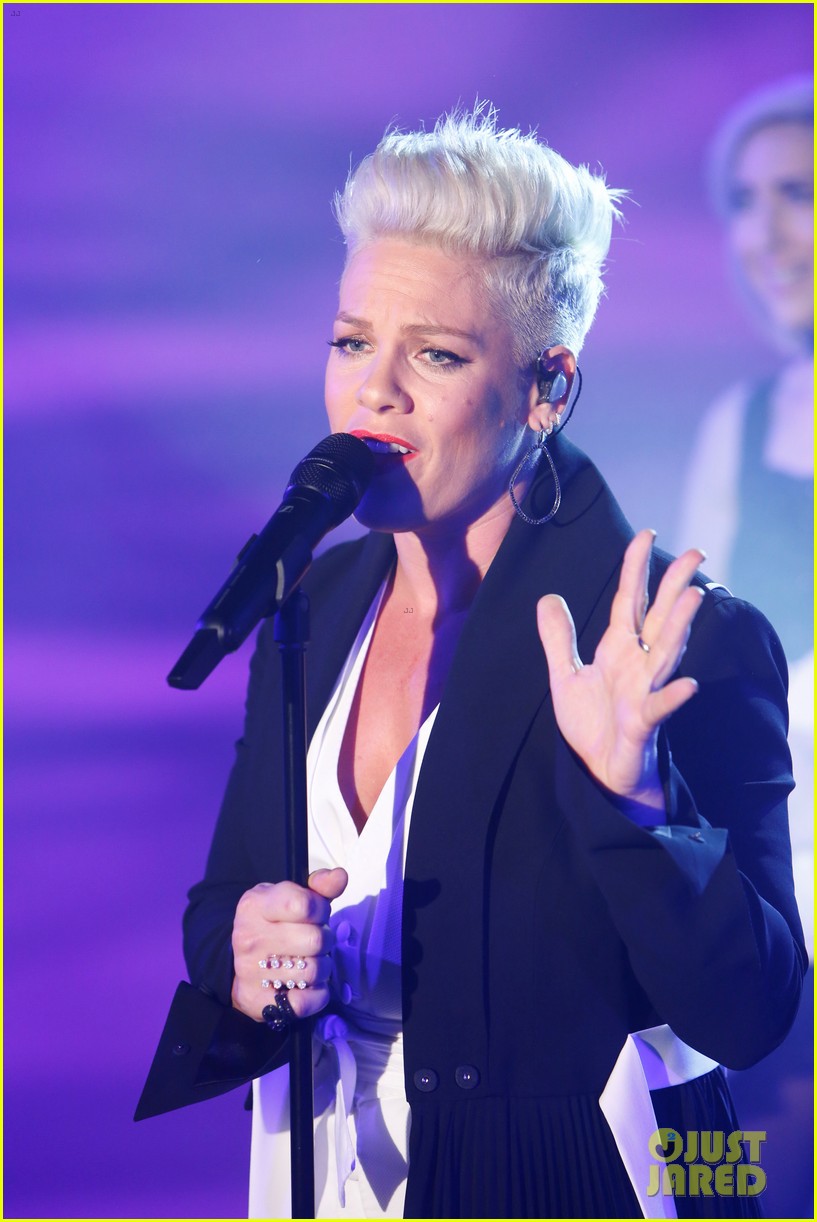 Pink Performs 'Hustle' On 'Jimmy Kimmel Live' - Watch Here!: Photo ...