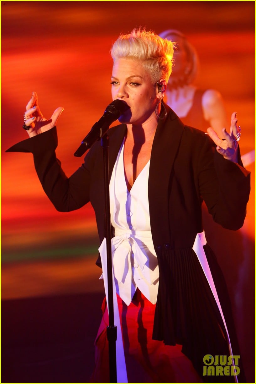 Pink Performs 'Hustle' On 'Jimmy Kimmel Live' - Watch Here!: Photo ...