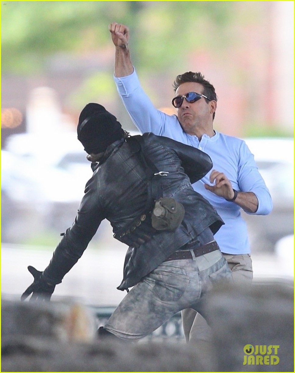 Ryan Reynolds Films a Fight Scene for 'Free Guy' Movie: Photo 4298401 ...