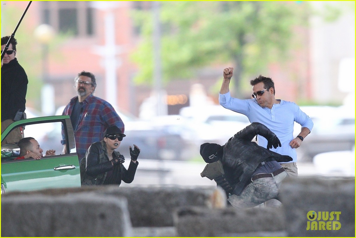 Ryan Reynolds Films a Fight Scene for 'Free Guy' Movie: Photo 4298424 ...