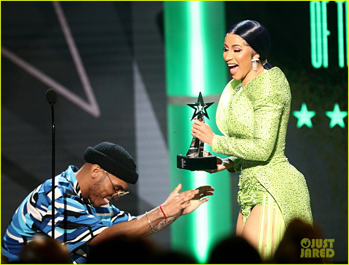 Cardi B & Offset Open BET Awards 2019 with Steamy Performance! : Photo ...