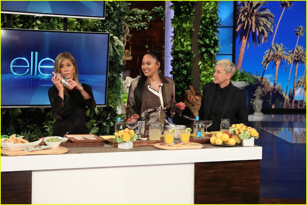 Ayesha Curry Has Cutest Reaction to Jennifer Aniston Telling Her 'We ...