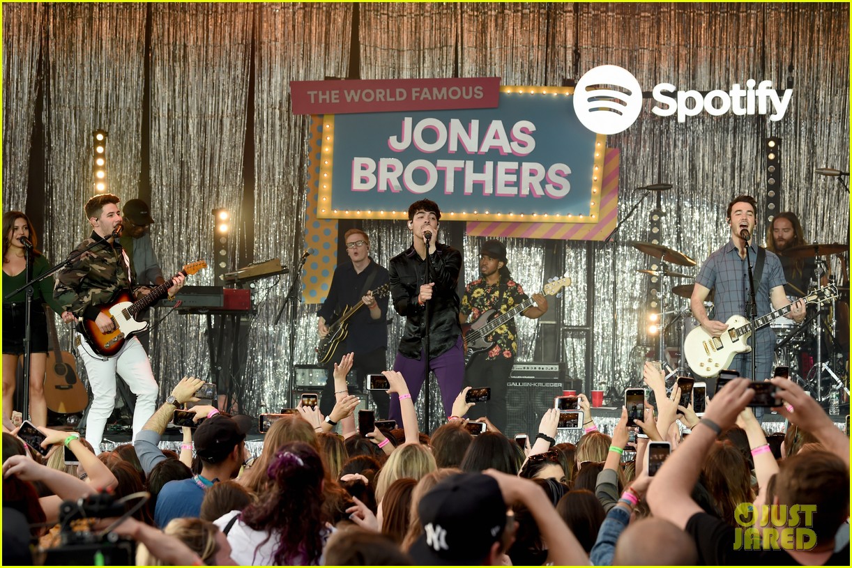 Jonas Brothers: 'Happiness Begins' Album Stream & Download - Listen Now ...