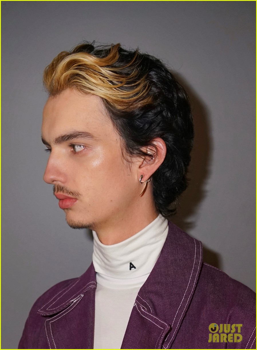 Kodi Smit-McPhee Wears Tattoo Shirt For 'Dark Phoenix' Press Day: Photo ...