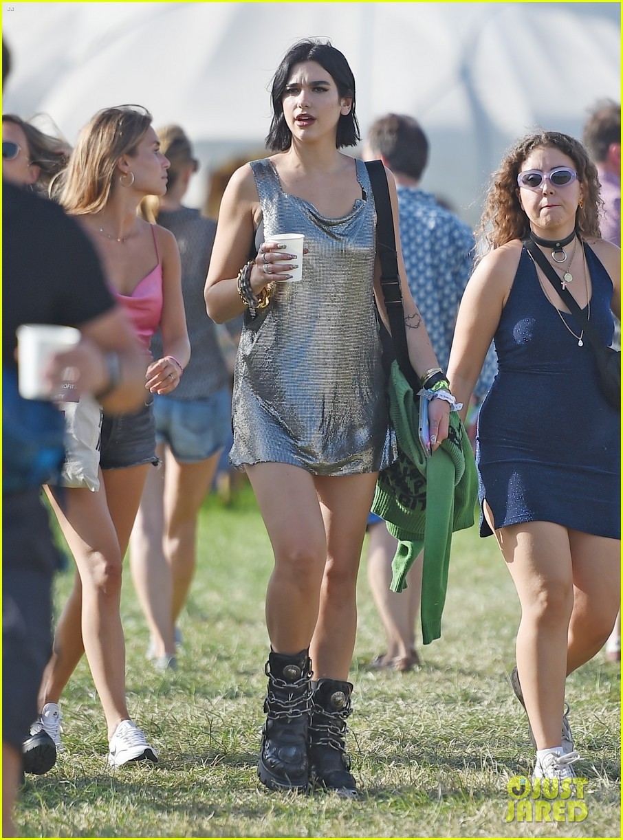 Dua Lipa Shows Some Skin With Glastonbury Festival Outfits: Photo ...