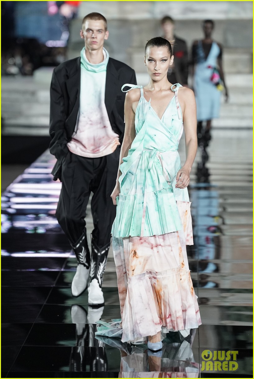 Irina Shayk Joins Top Models on the Runway for First Post-Split Event ...