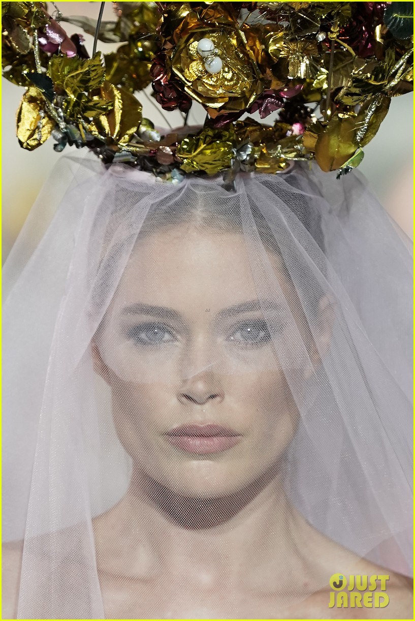 Irina Shayk Joins Top Models on the Runway for First Post-Split Event ...