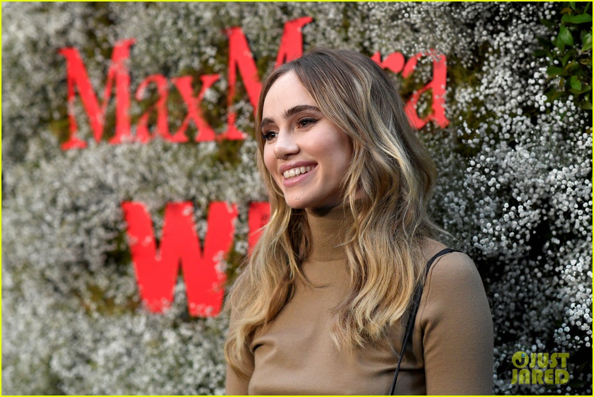 Suki Waterhouse, Alexandra Daddario, & Camila Mendes Arrive in Style ...