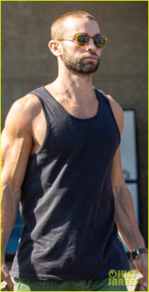 Chace Crawford Shows Off His Muscular Physique While Shopping in Los ...