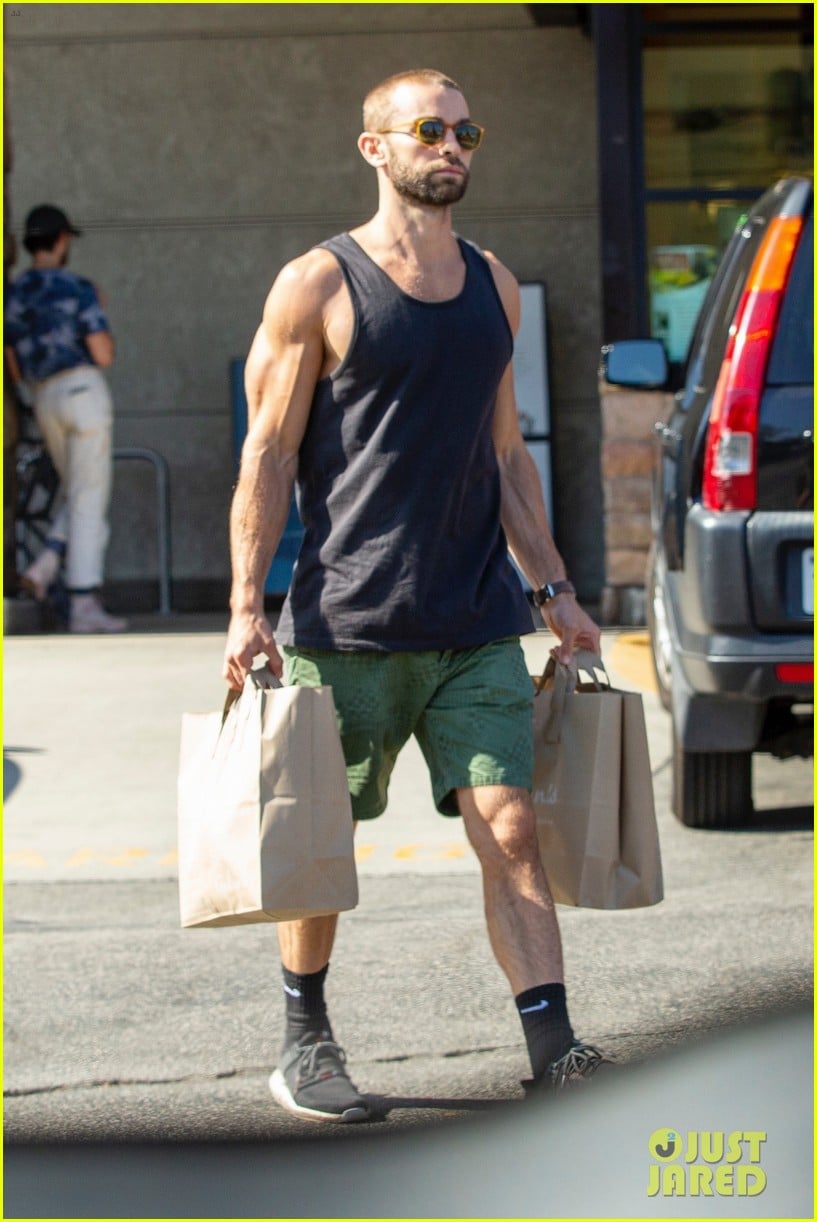 Chace Crawford Shows Off His Muscular Physique While Shopping in Los ...