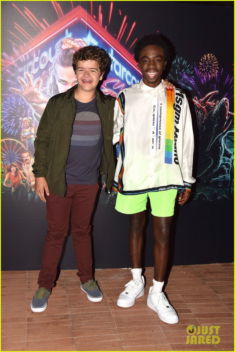 Gaten Matarazzo & Caleb McLaughlin Buddy Up at 'Stranger Things ...