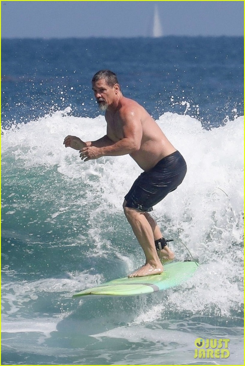 Josh Brolin Looks Hot While Surfing Shirtless in Malibu: Photo 4318529 ...