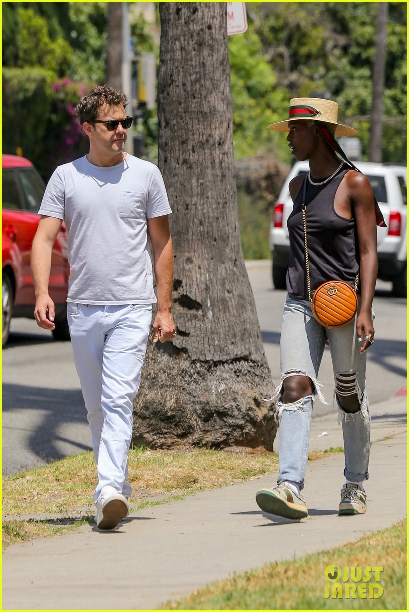 Joshua Jackson & Jodie Turner-Smith Pack on the PDA in New Photos ...