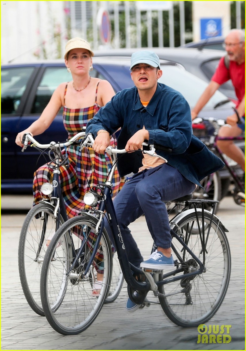 Katy Perry & Orlando Bloom Couple Up For Bike Ride in France: Photo ...