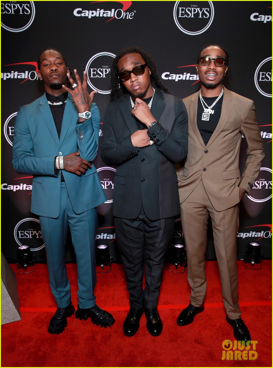 Zachary Levi & Usher Look Sharp at ESPYS 2019!: Photo 4320231 | Joel ...