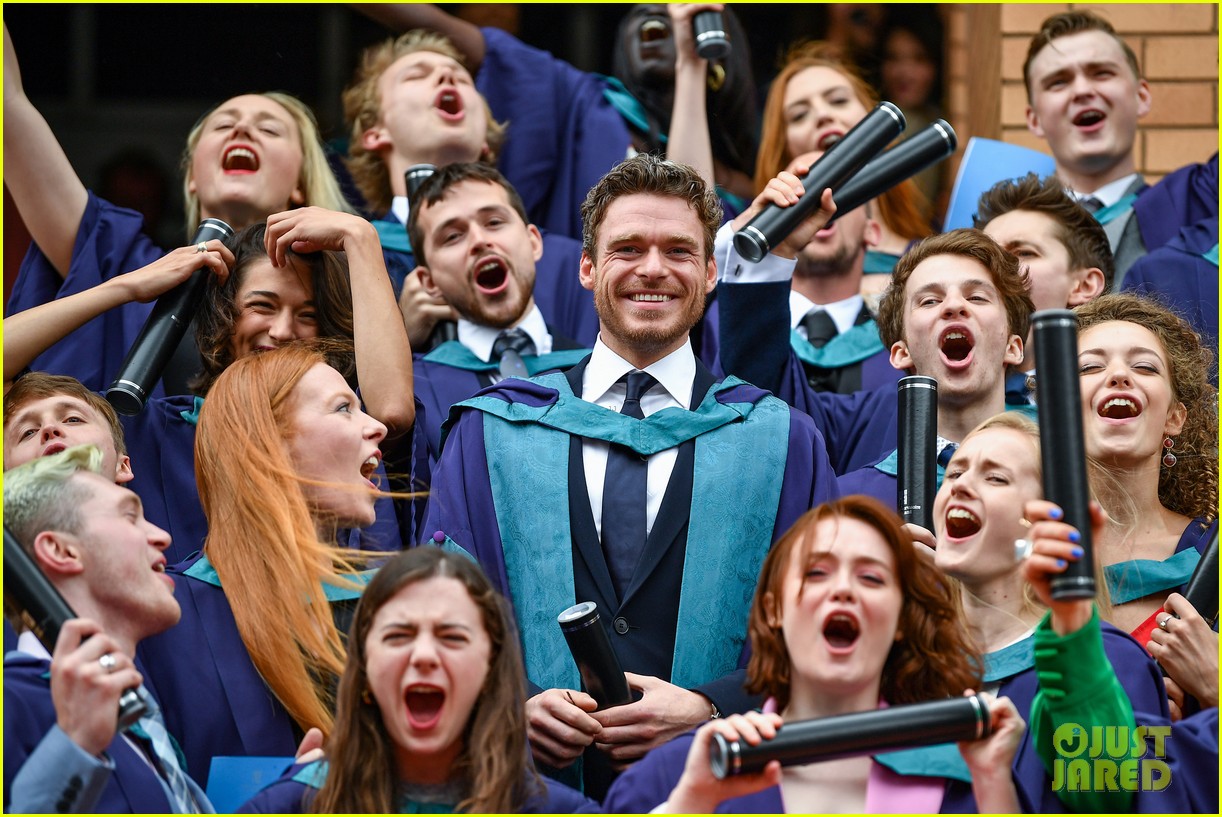 Richard Madden Receives Honorary Degree from Royal Conservatoire of ...