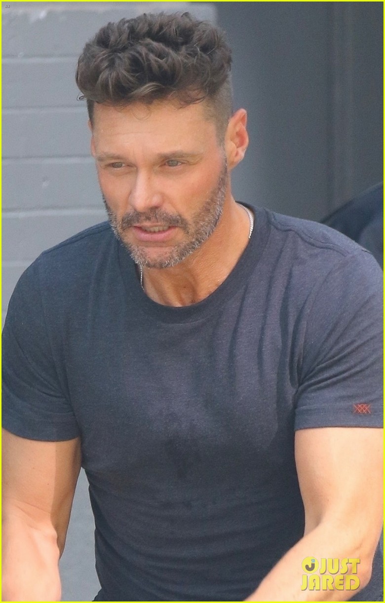 Ryan Seacrest Shows Some Muscle While Putting in Work at the Gym: Photo ...