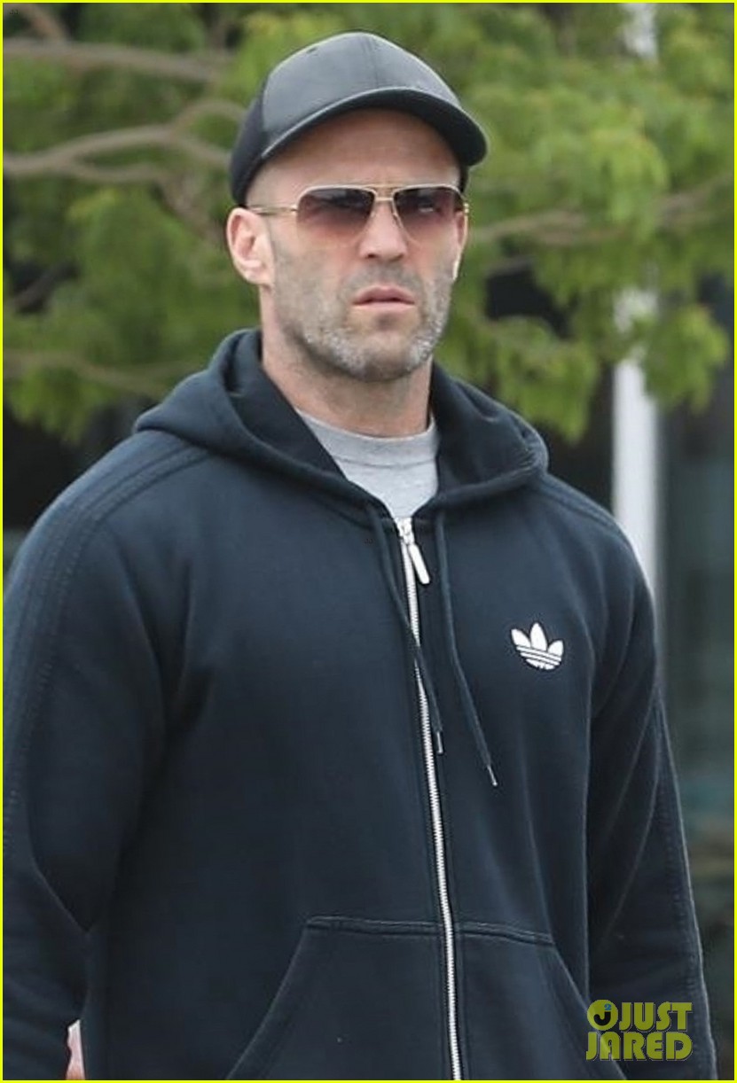 Jason Statham Picks Up Groceries in Los Angeles: Photo 4319842 | Jason ...
