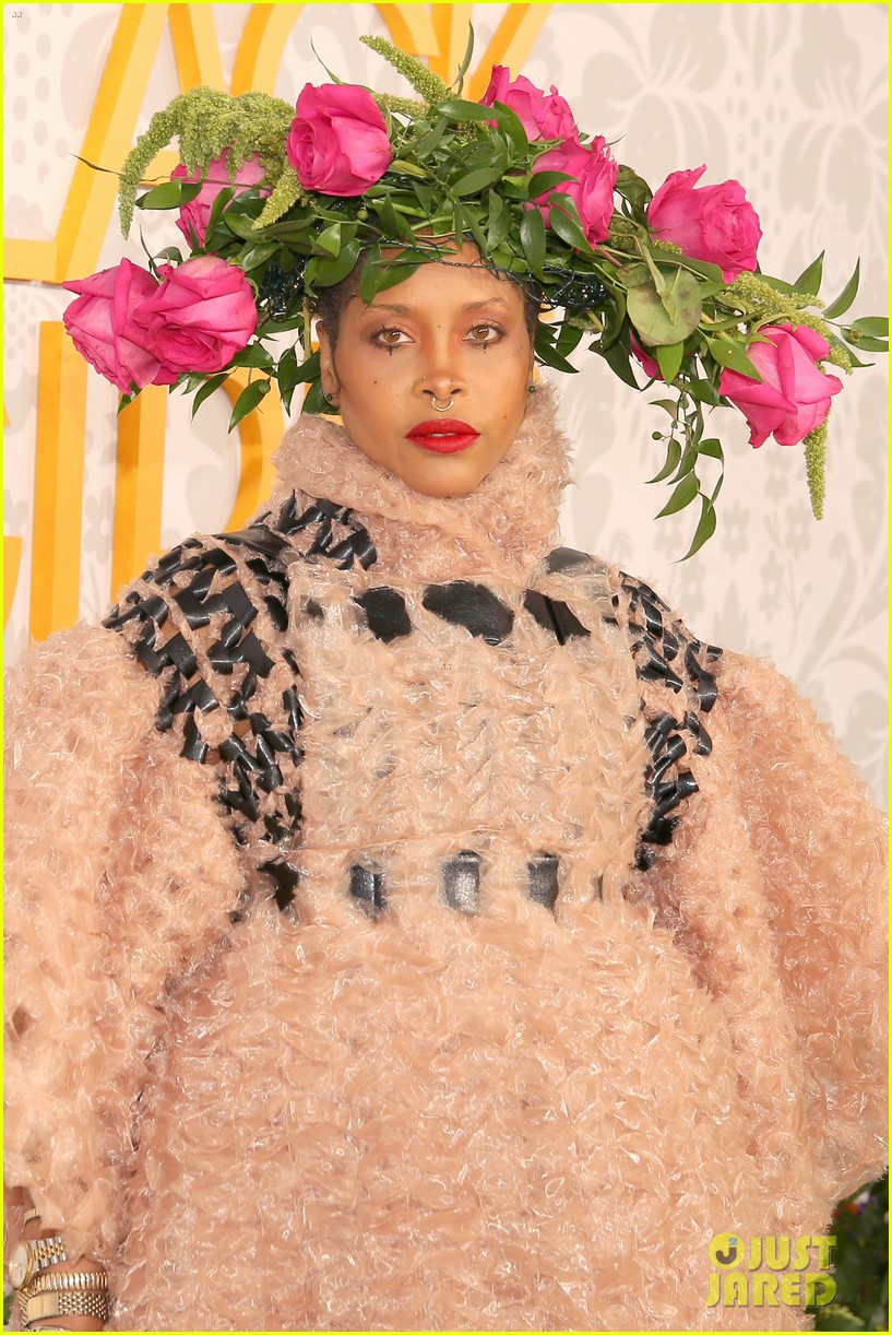 Angela Bassett, Ciara, Erykah Badu & More Celebrate Each Other at Black ...