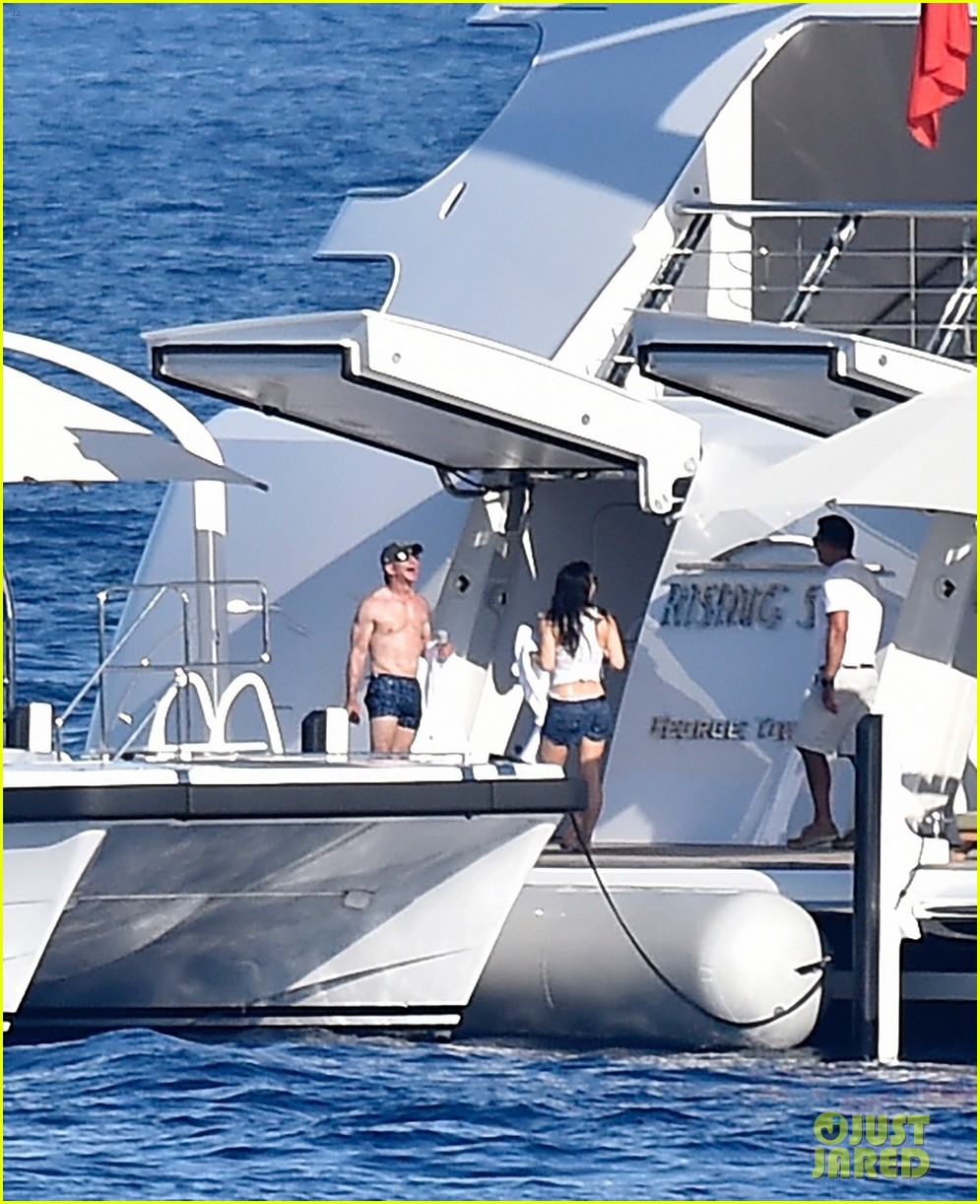 Jeff Bezos Goes Shirtless in Italy, Flaunts PDA with Girlfriend Lauren Sanchez: Photo 4333589 ...