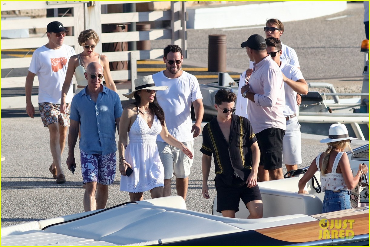 Jeff Bezos Gives Peek at Muscular Chest While on Vacation with ...