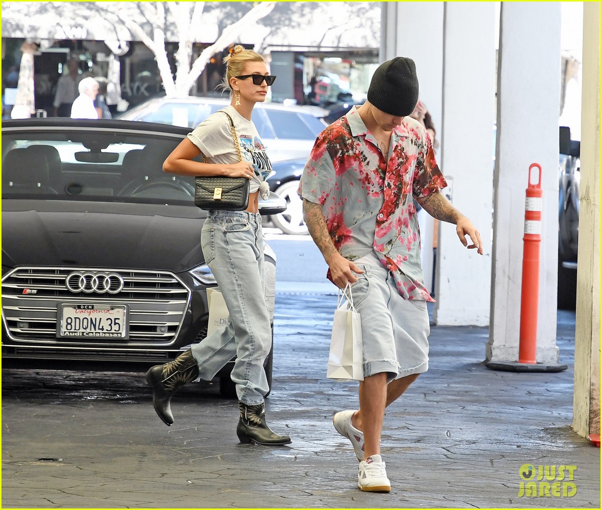 Hailey Bieber Wears Justin S Lyrics While Stepping Out With Him Photo