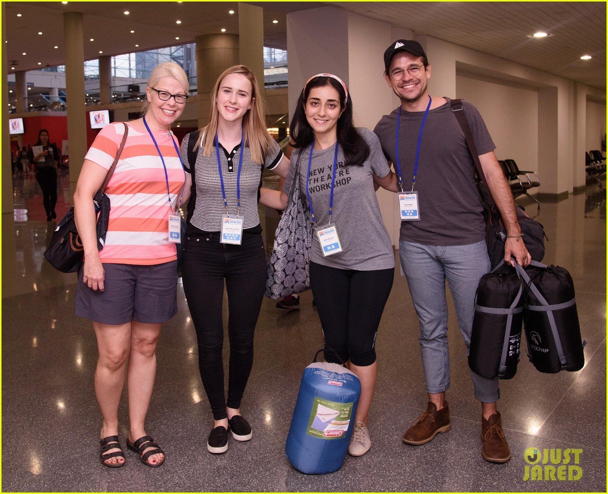 Rachel Brosnahan & Zachary Levi Team Up for Covenant House Sleep Out ...