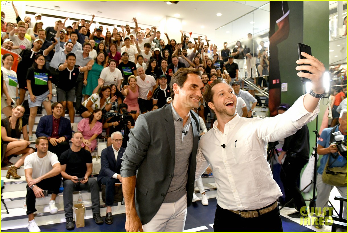 Roger Federer Launches New Uniqlo LifeWear Collection!: Photo 4337935 ...