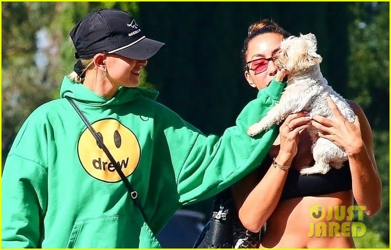 Hailey Bieber Shows Off Her Fit Physique While Hitting the Gym: Photo ...