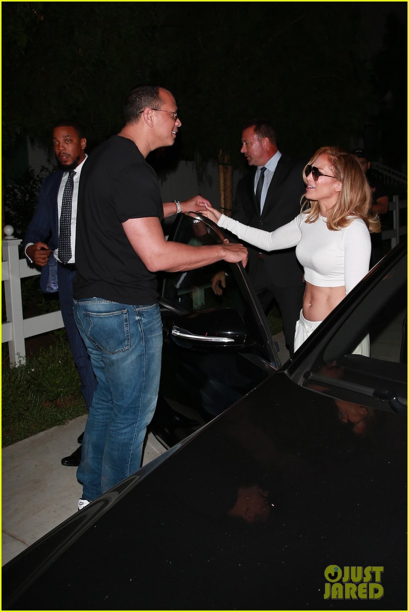 Jennifer Lopez Bares Toned Abs During Dinner Date with Alex Rodriguez ...