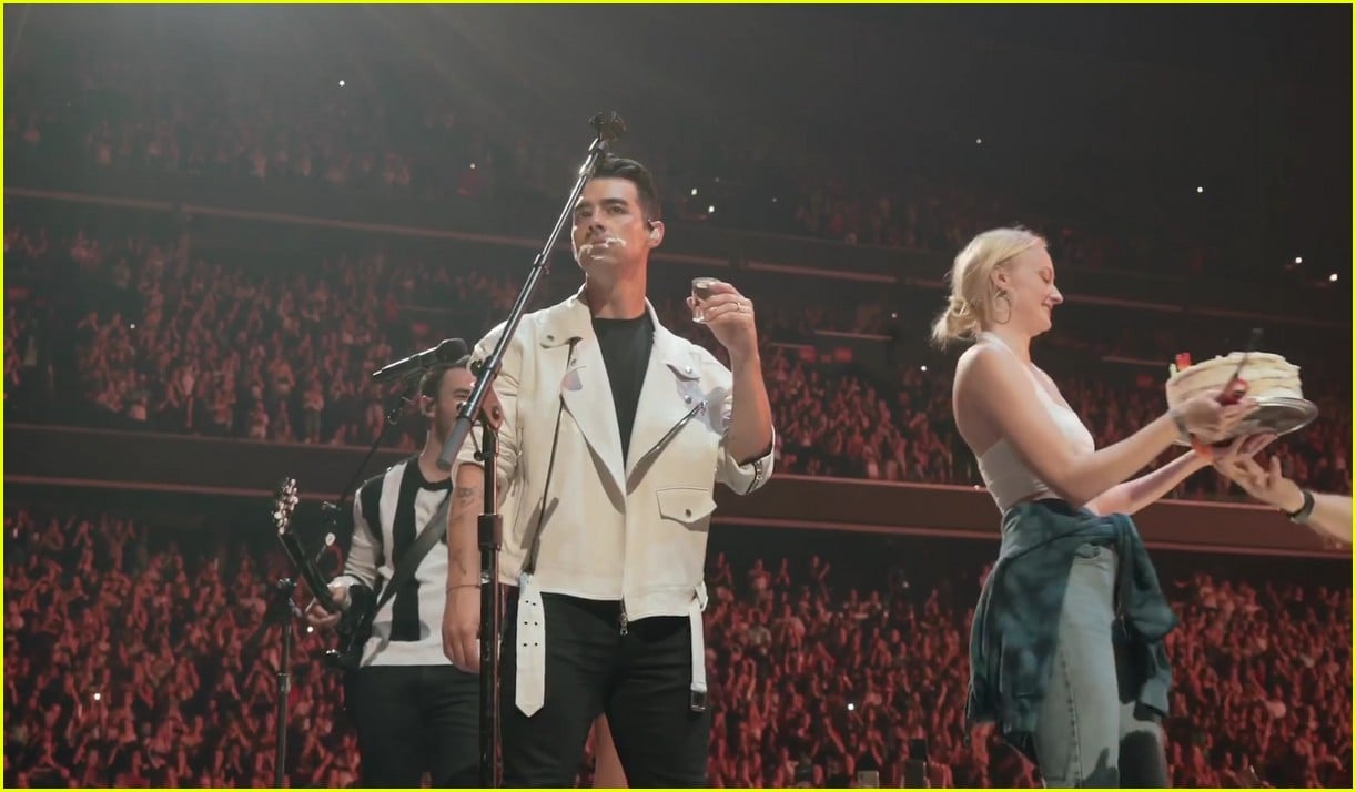 Sophie Turner Presents Joe Jonas with a Birthday Cake on Stage at Jonas Brothers Concert (Video ...