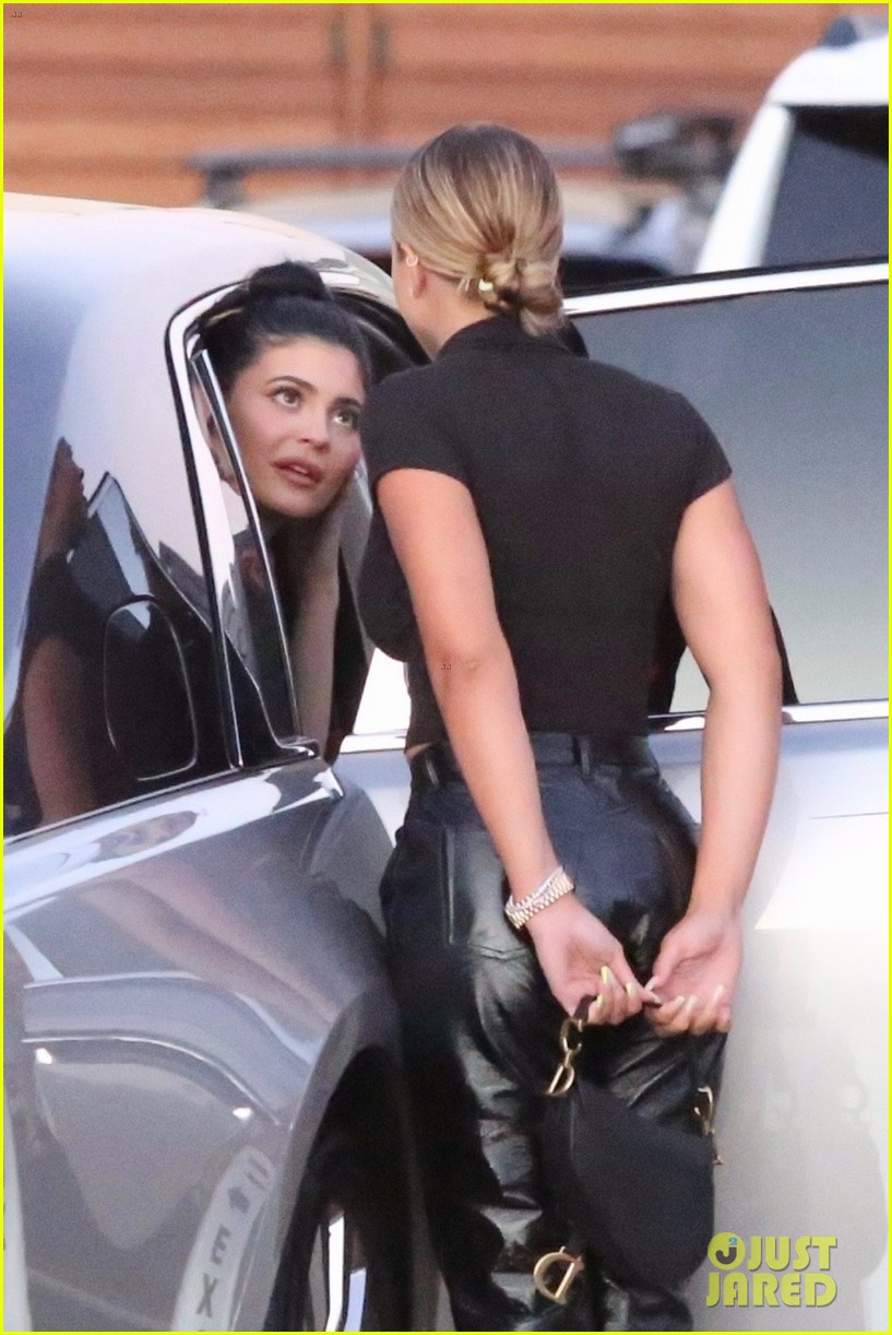 Kylie Jenner, Sofia Richie & Scott Disick Enjoy a Family Dinner in ...