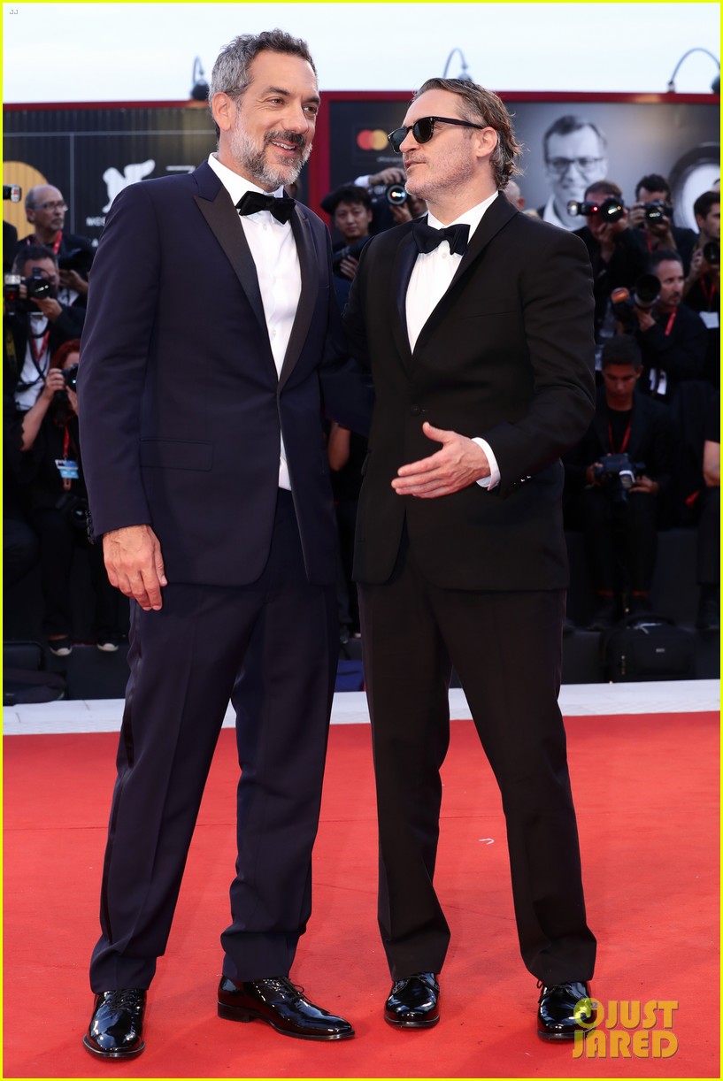 Joaquin Phoenix's Fiancee Rooney Mara Joins Him at 'Joker' Venice ...