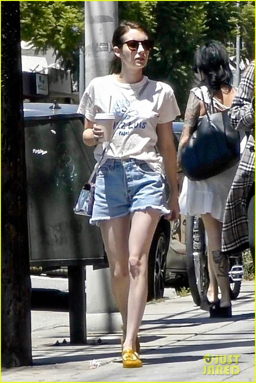 Emma Roberts Meets Up with a Friend for Coffee: Photo 4330870 | Emma ...
