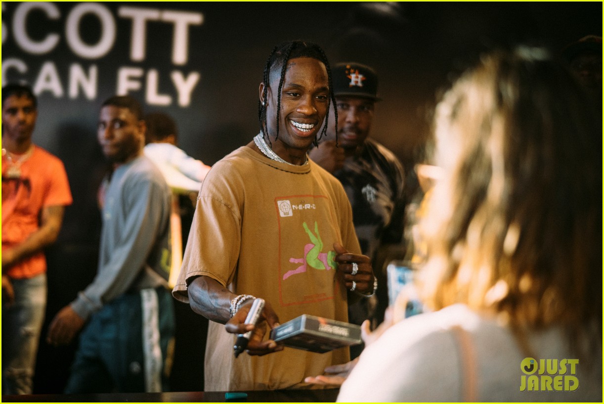Travis Scott Announces Netflix Documentary 'Look Mom I Can Fly' With ...
