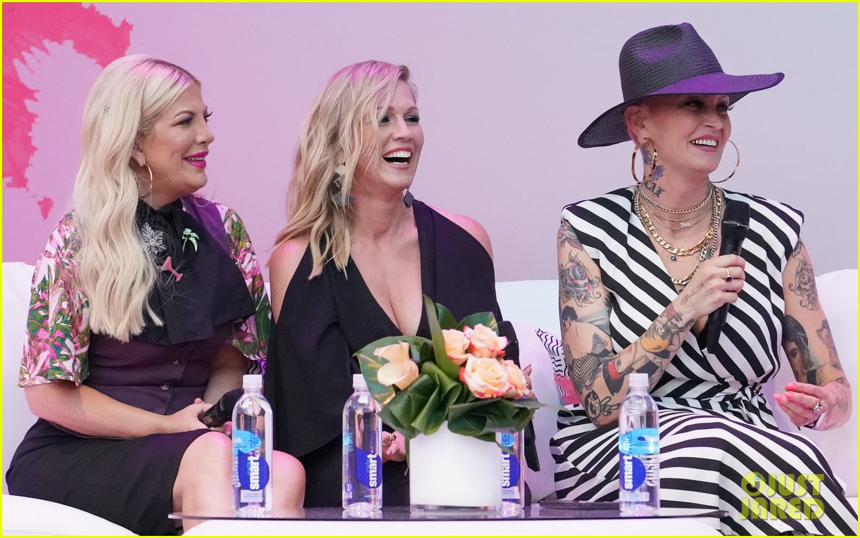 Tori Spelling & Jennie Garth Host 'Beverly Hills, 90210' Costume ...