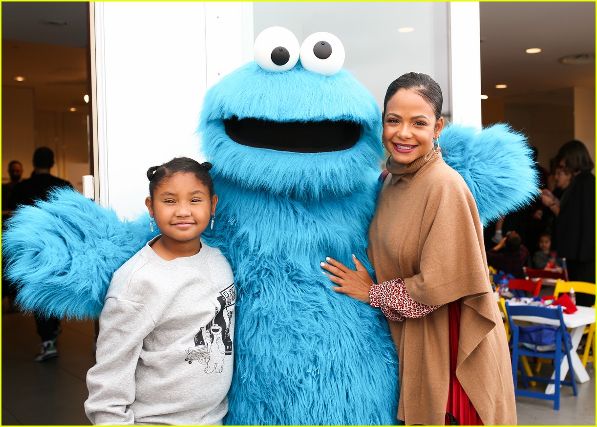 Selma Blair & Ashlee Simpson Unite for Children's Education: Photo ...