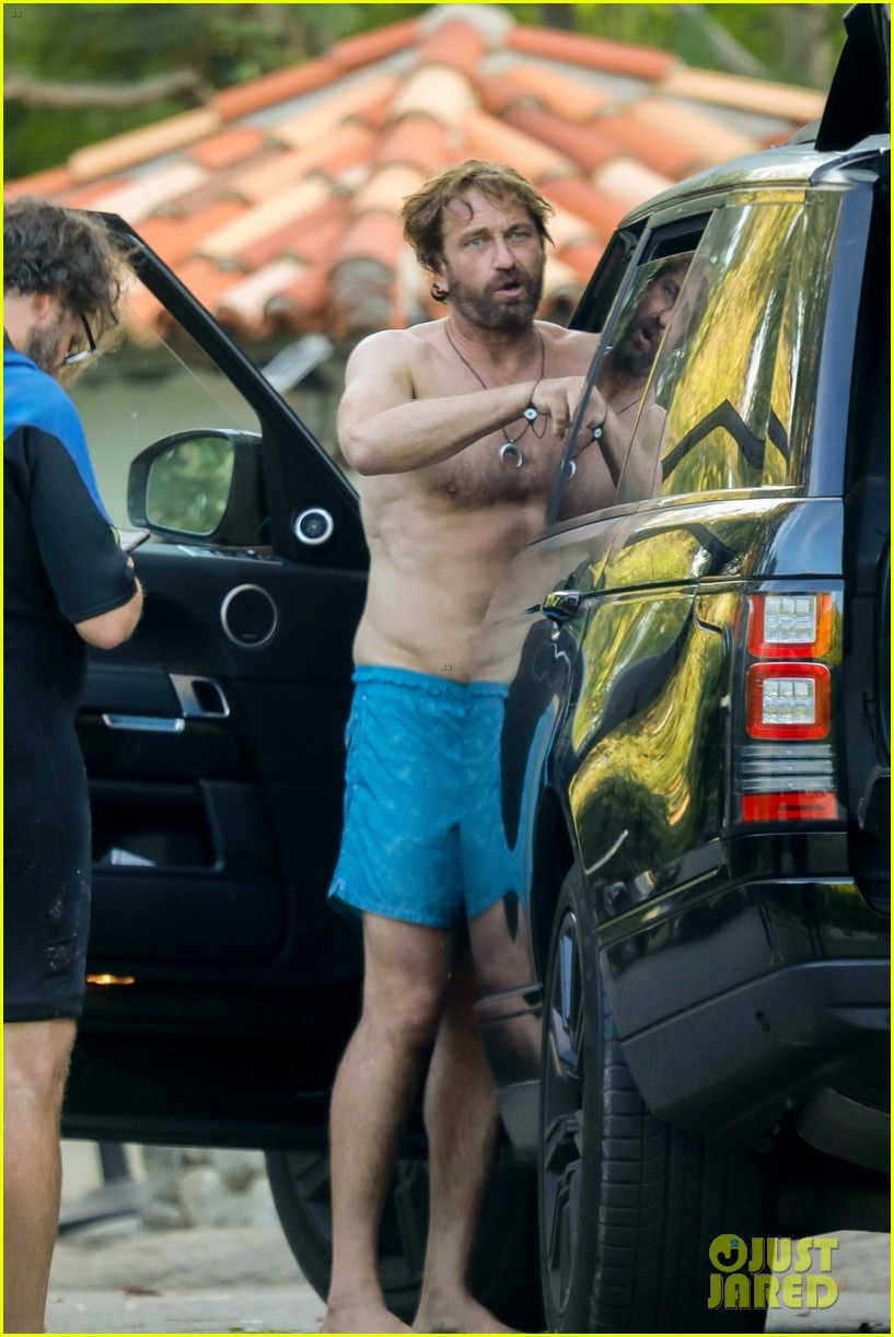 Gerard Butler Goes Shirtless After a Malibu Surf Session: Photo 4352596 ...