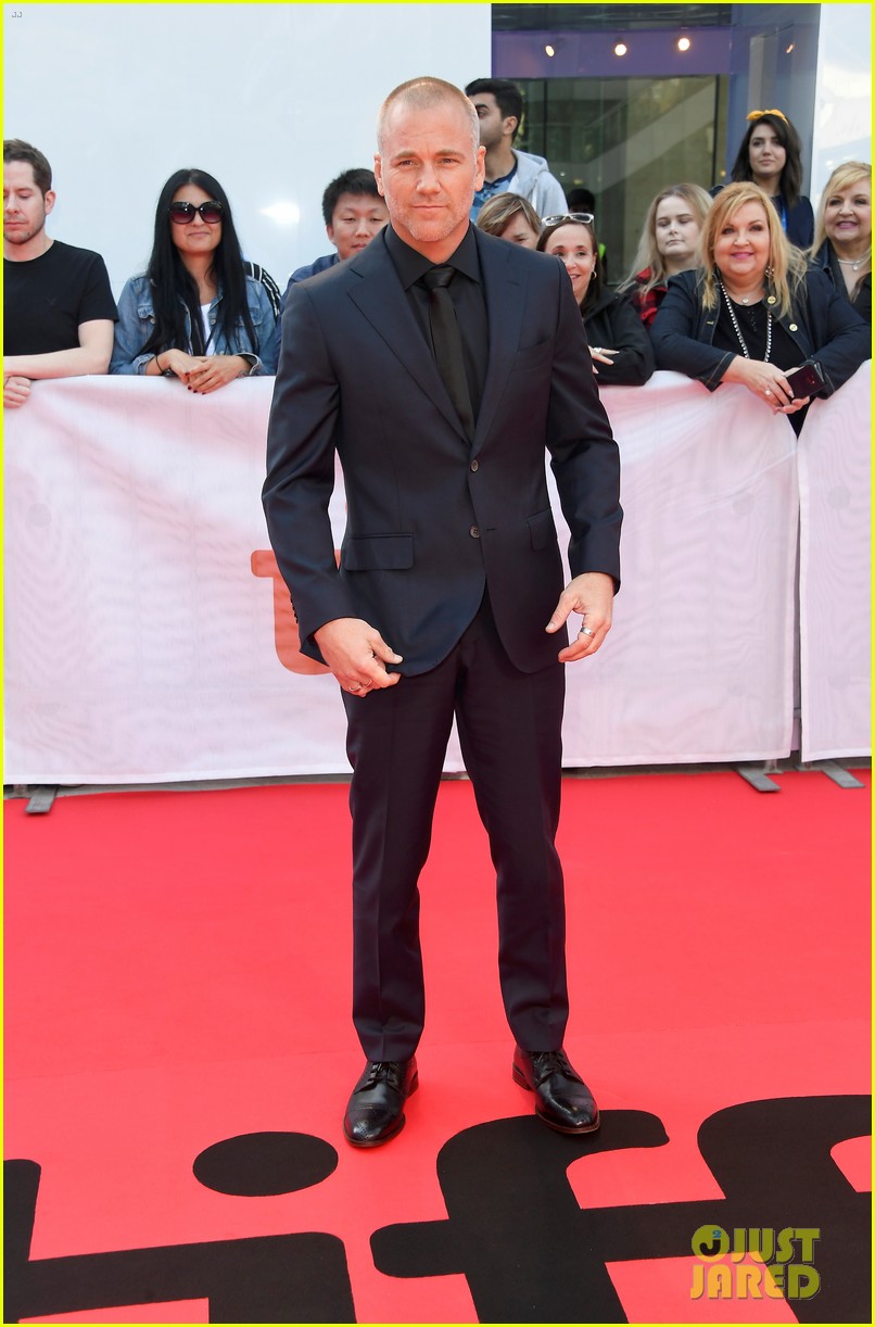 Matt Damon, Caitriona Balfe, & Christian Bale Premiere 'Ford v Ferrari ...