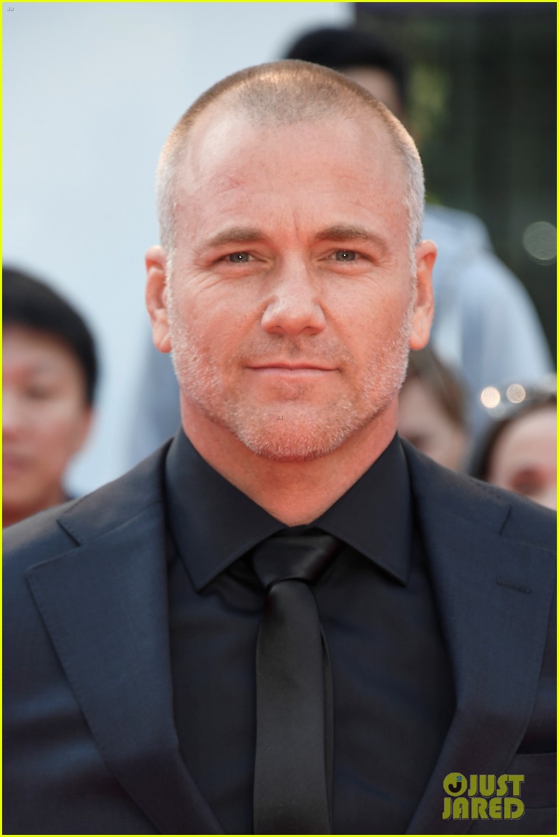 Matt Damon, Caitriona Balfe, & Christian Bale Premiere 'Ford v Ferrari ...