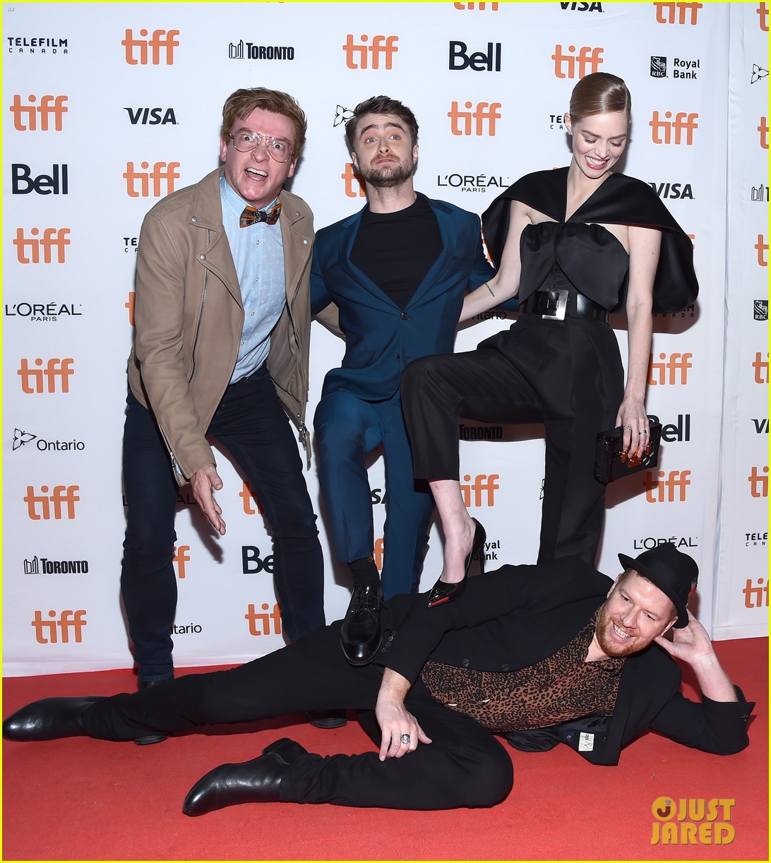 Samara Weaving Joins Daniel Radcliffe at 'Guns Akimbo' Premiere at TIFF ...