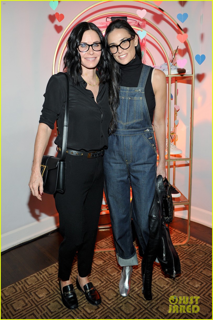 Demi Moore & Courteney Cox Look Identical in Throwback Photo!: Photo ...