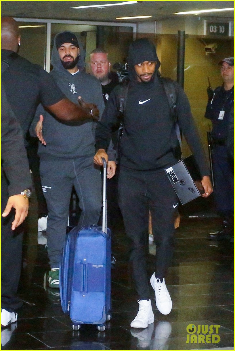 Drake Arrives in Brazil Ahead of Rock in Rio 2019 Performance: Photo ...