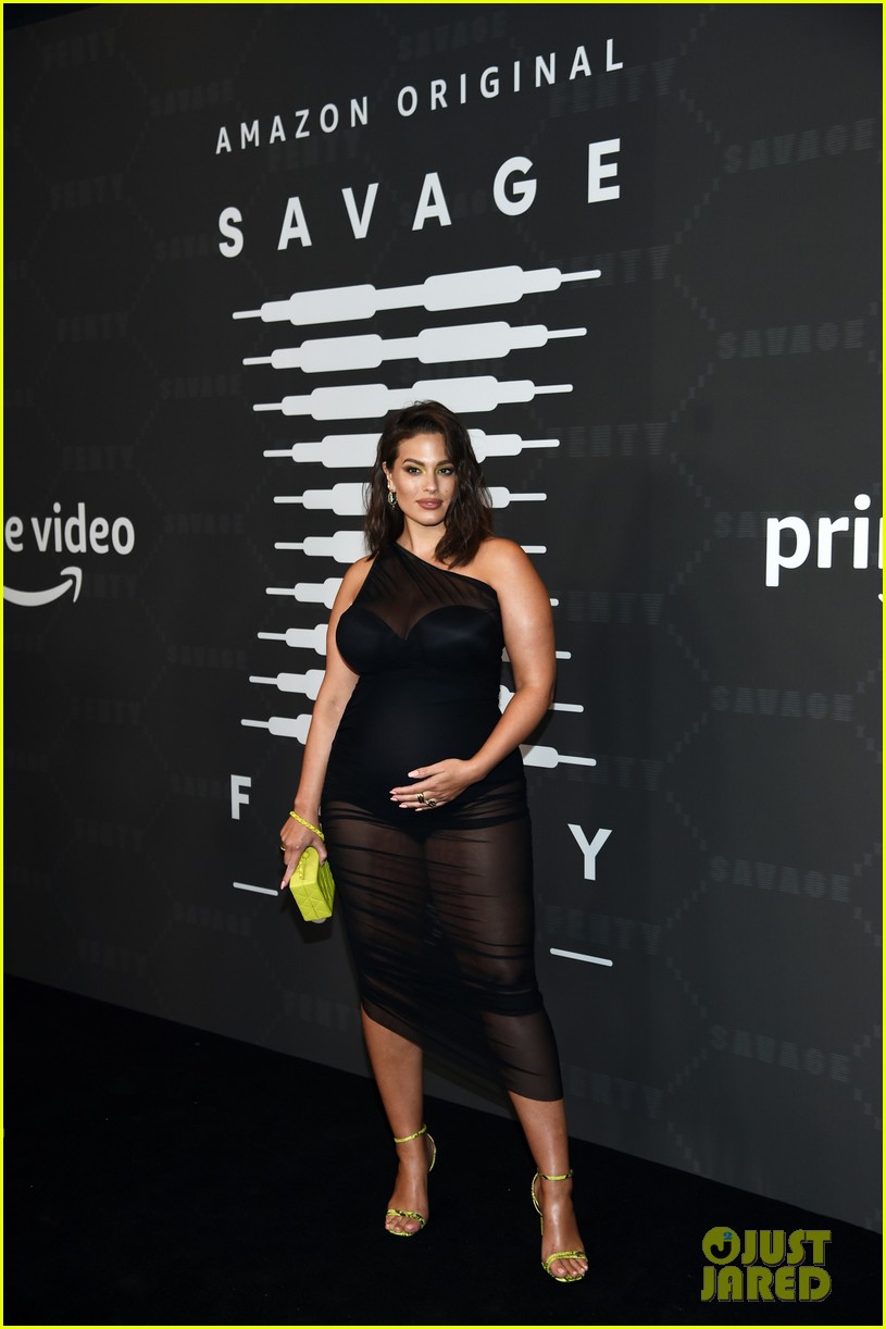 Pregnant Models Ashley Graham & Chanel Iman Attend Rihanna's Savage X ...