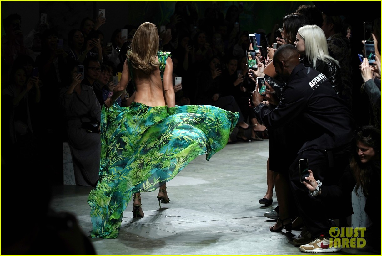 Jennifer Lopez Tells the Story Behind the Iconic Versace Dress: Photo ...