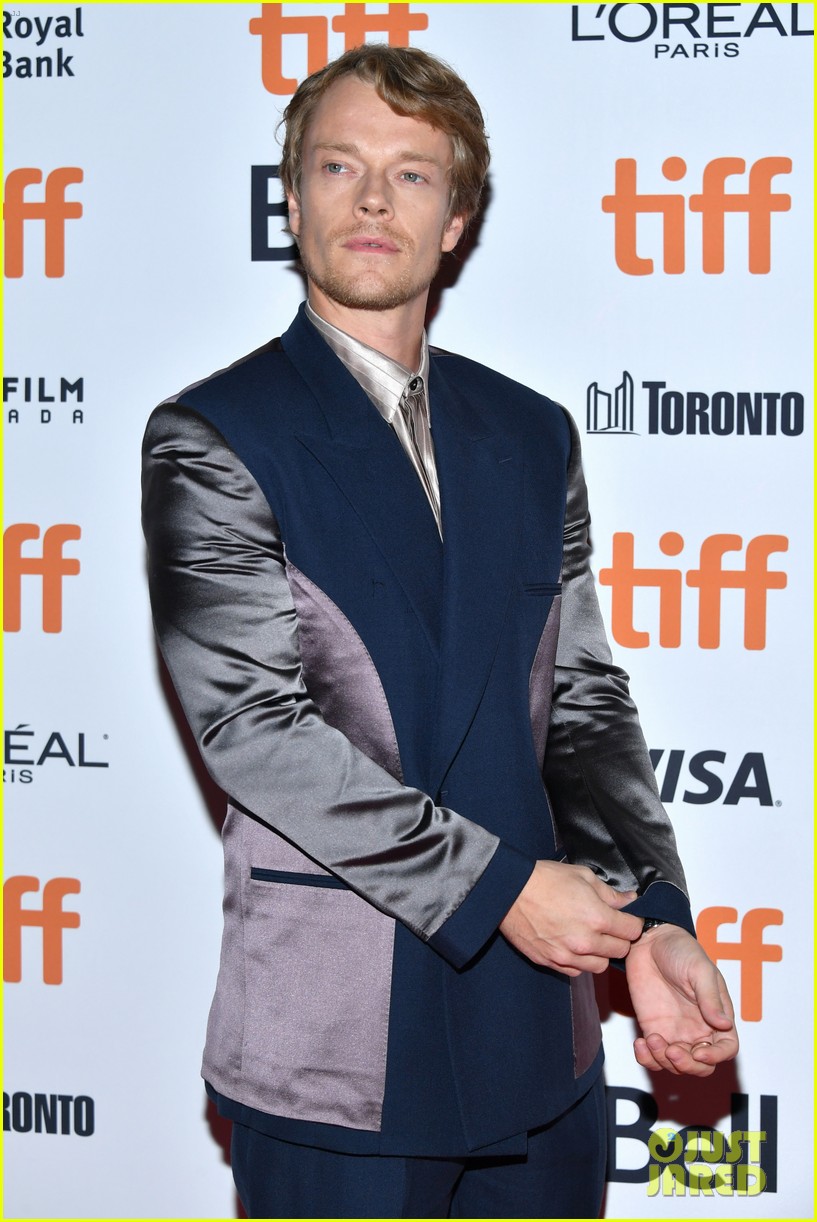 Scarlett Johansson, Sam Rockwell & More Premiere 'Jojo Rabbit' at TIFF ...